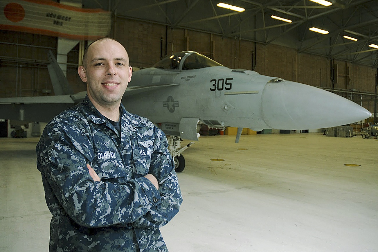 Aberdeen grad turns wrench for U.S. Navy | The Daily World