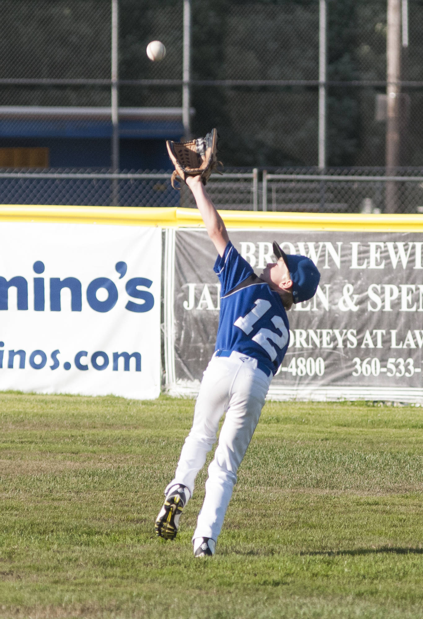 Larch Mountain, West Valley stay alive at 8-10 state tourney | The ...