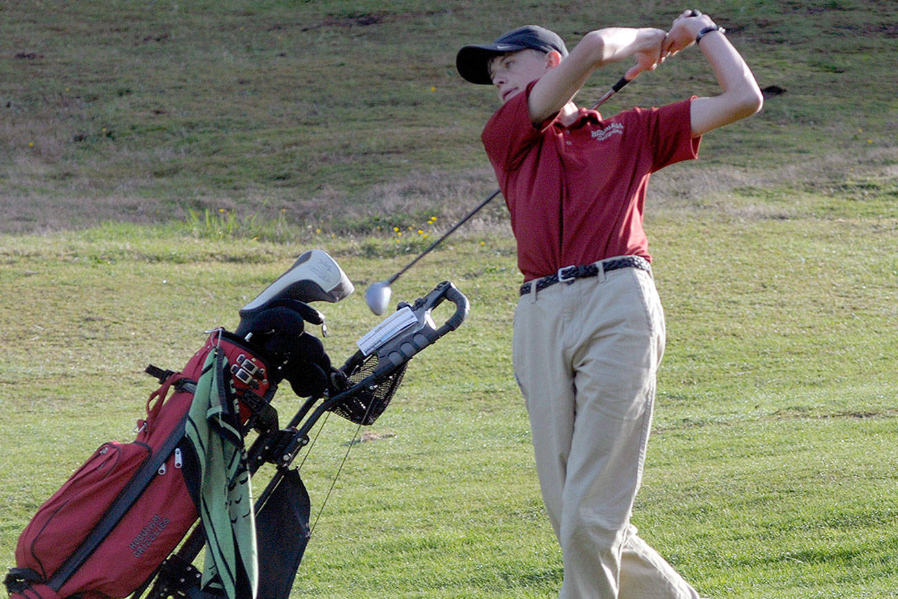 Grizzlies outshoot La Center in golf | The Daily World