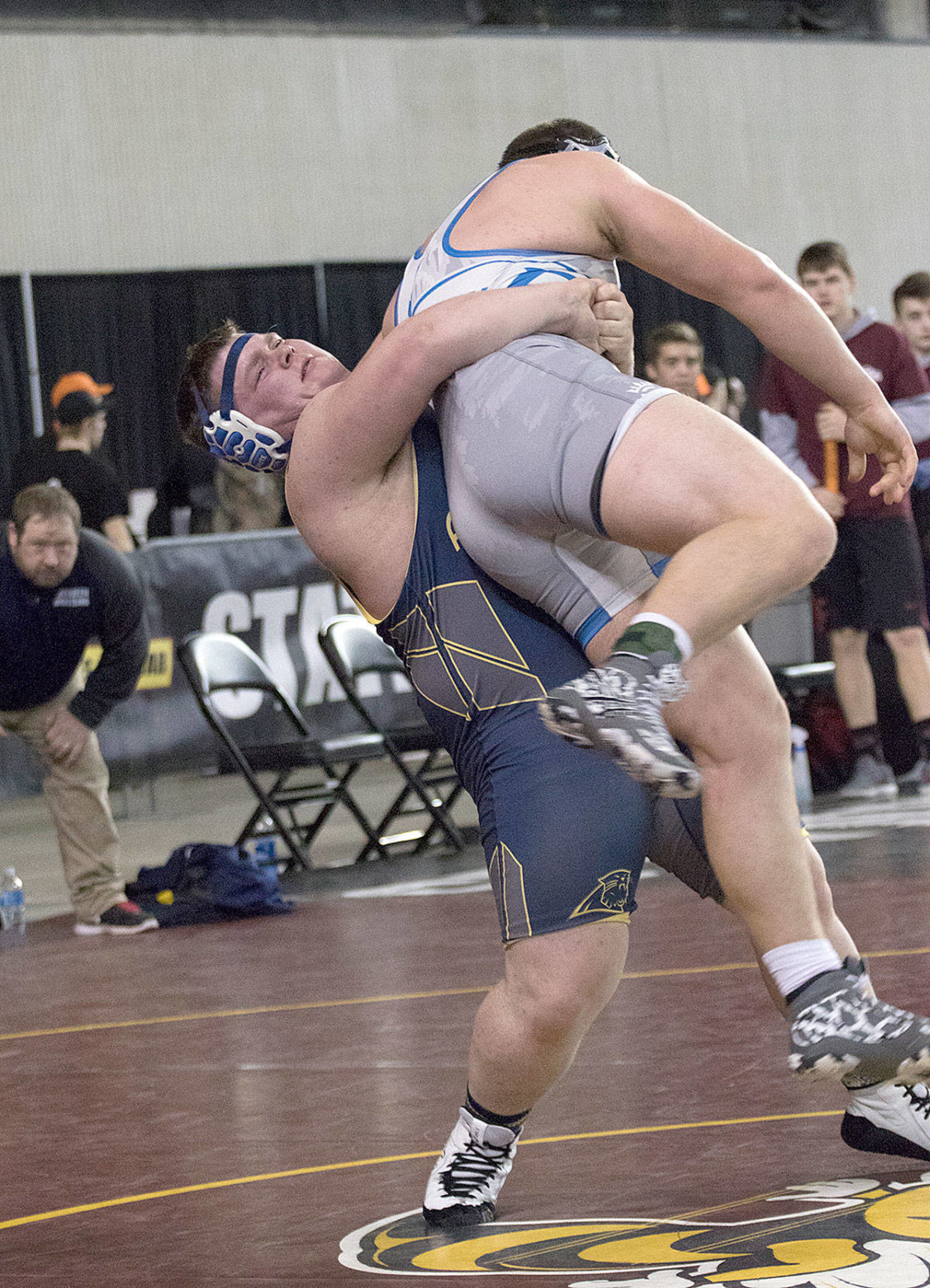 Slew of area wrestlers earn Mat Classic medals | The Daily World