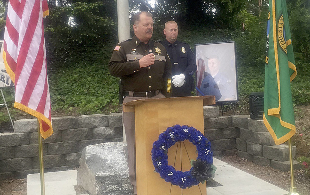 First responders memorial in Elma dedicated Wednesday | The Daily World