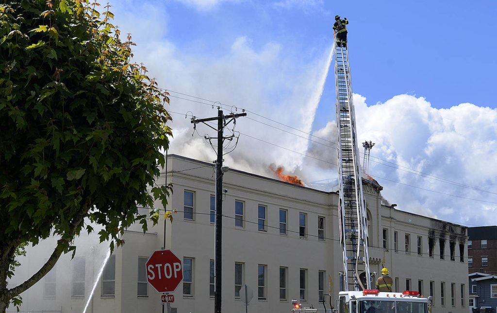 More photos from the Armory fire | The Daily World
