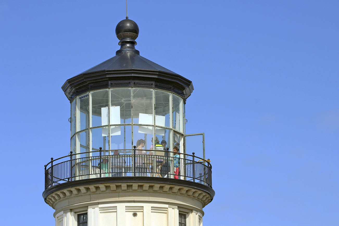 Visitors flock from afar as North Head Lighthouse reopens | The Daily World
