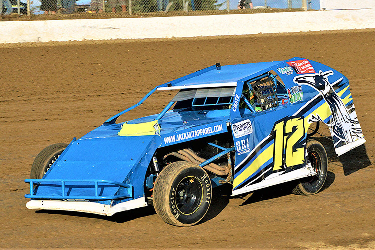 Heath, Simpson and Crum win feature races in Elma | The Daily World