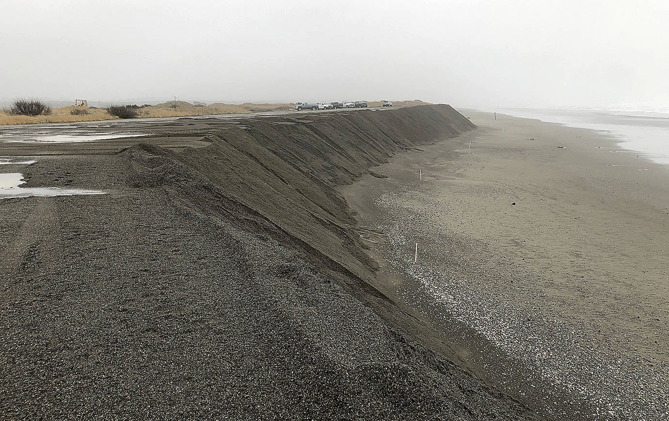 Corps dumping sand to guard against breach near jetty | The Daily World