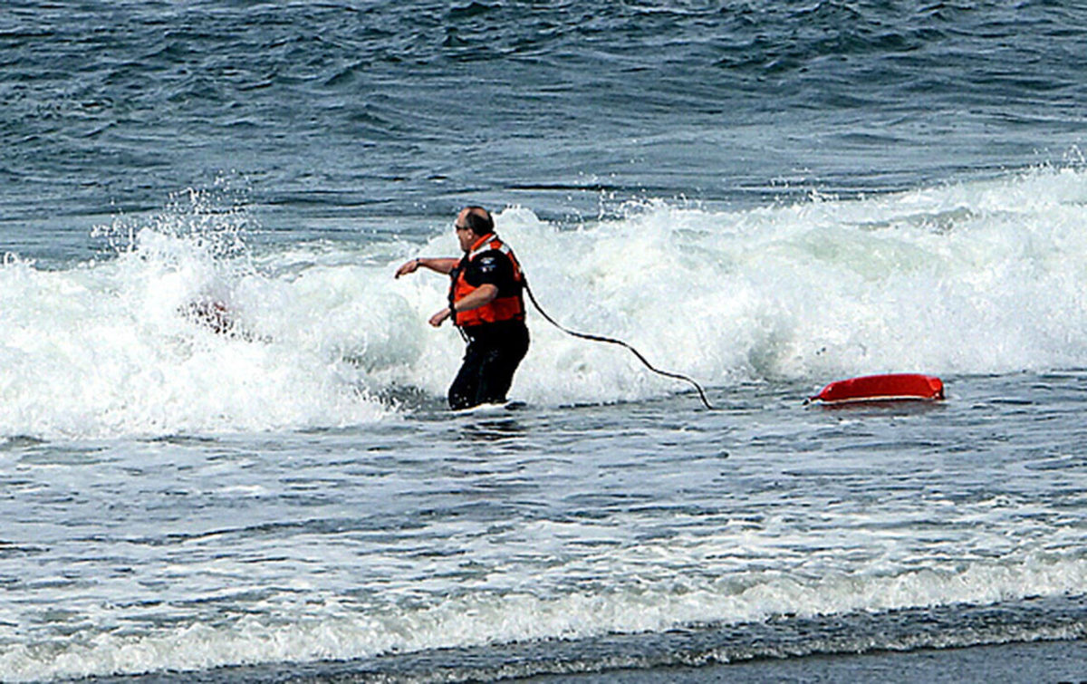 Two rescued from surf in Ocean Shores | The Daily World