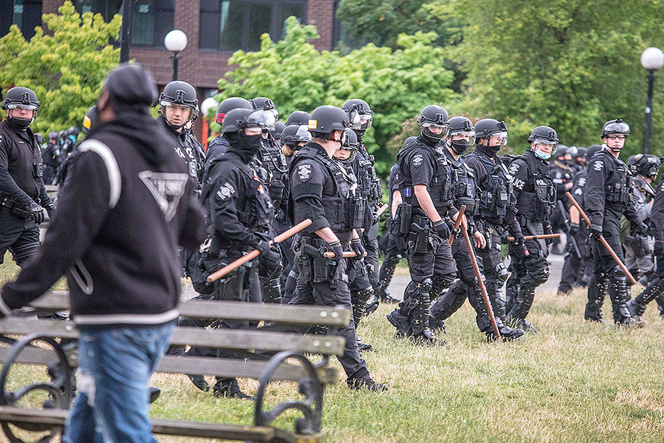 Police clearing out Seattle protest zone | The Daily World