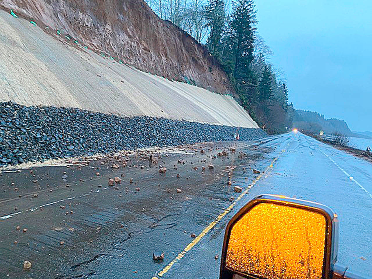 State Route 109 closes again after rocks fall onto roadway early Sunday ...