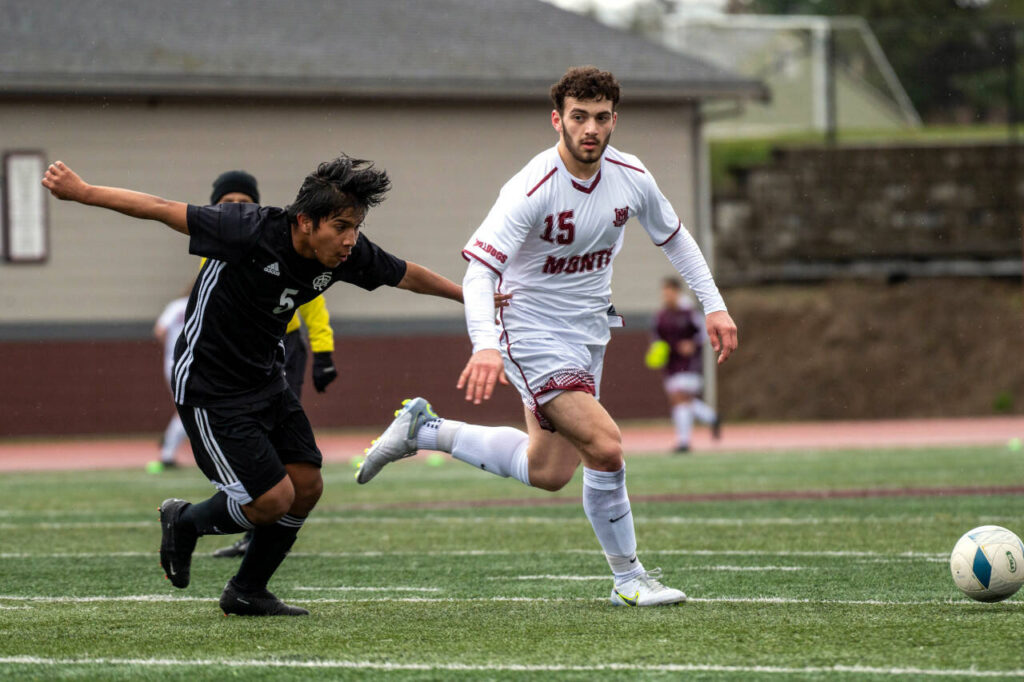 After hot start, Montesano holds on for season-opening win over Royal ...