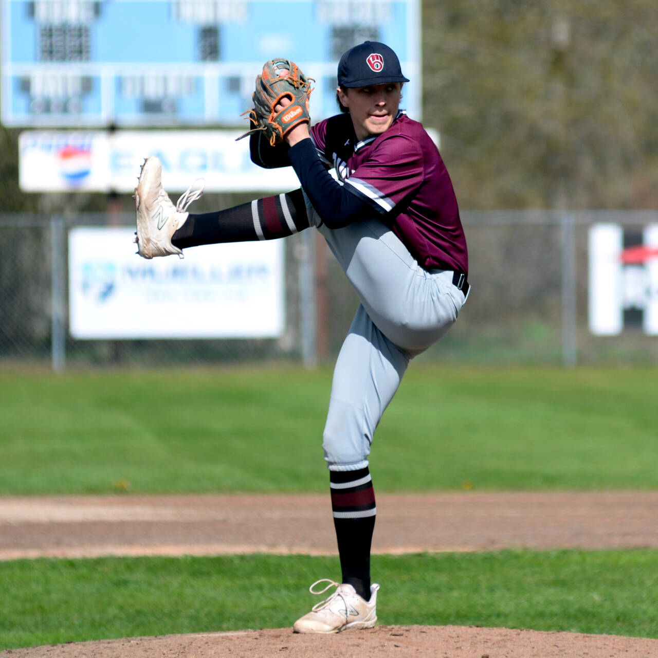 Poler’s slam propels Montesano to key league win over Elma | The Daily ...
