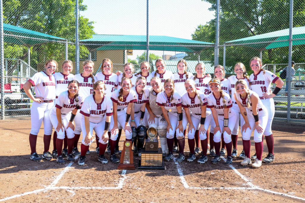 Montesano back on top of 1A softball world, beats Royal for 11th state ...