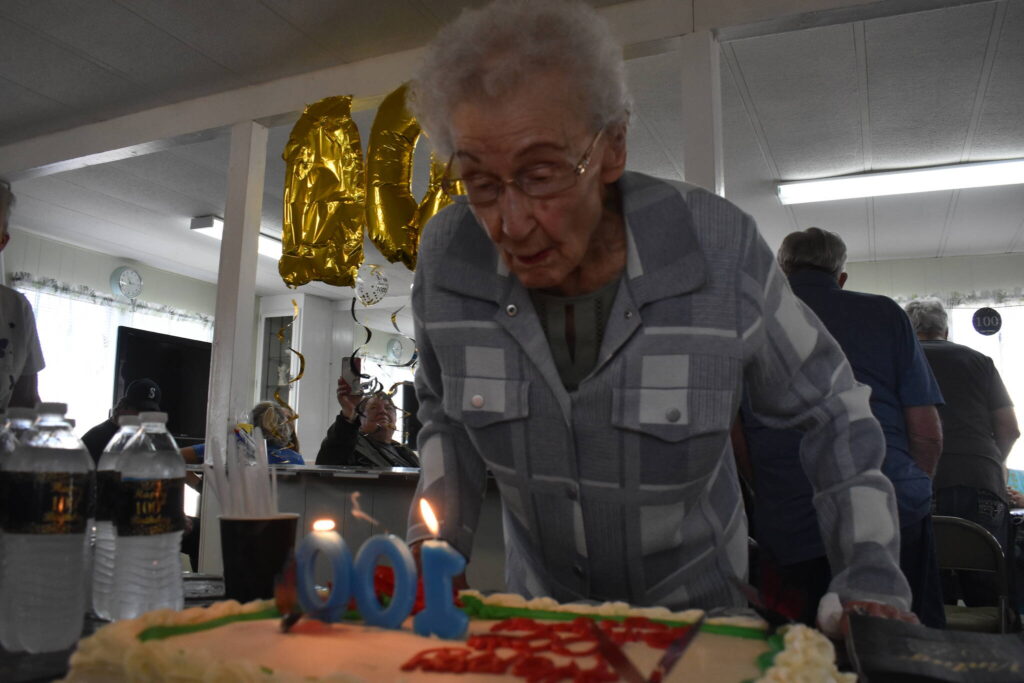 Aberdeen centenarian ready to dance | The Daily World