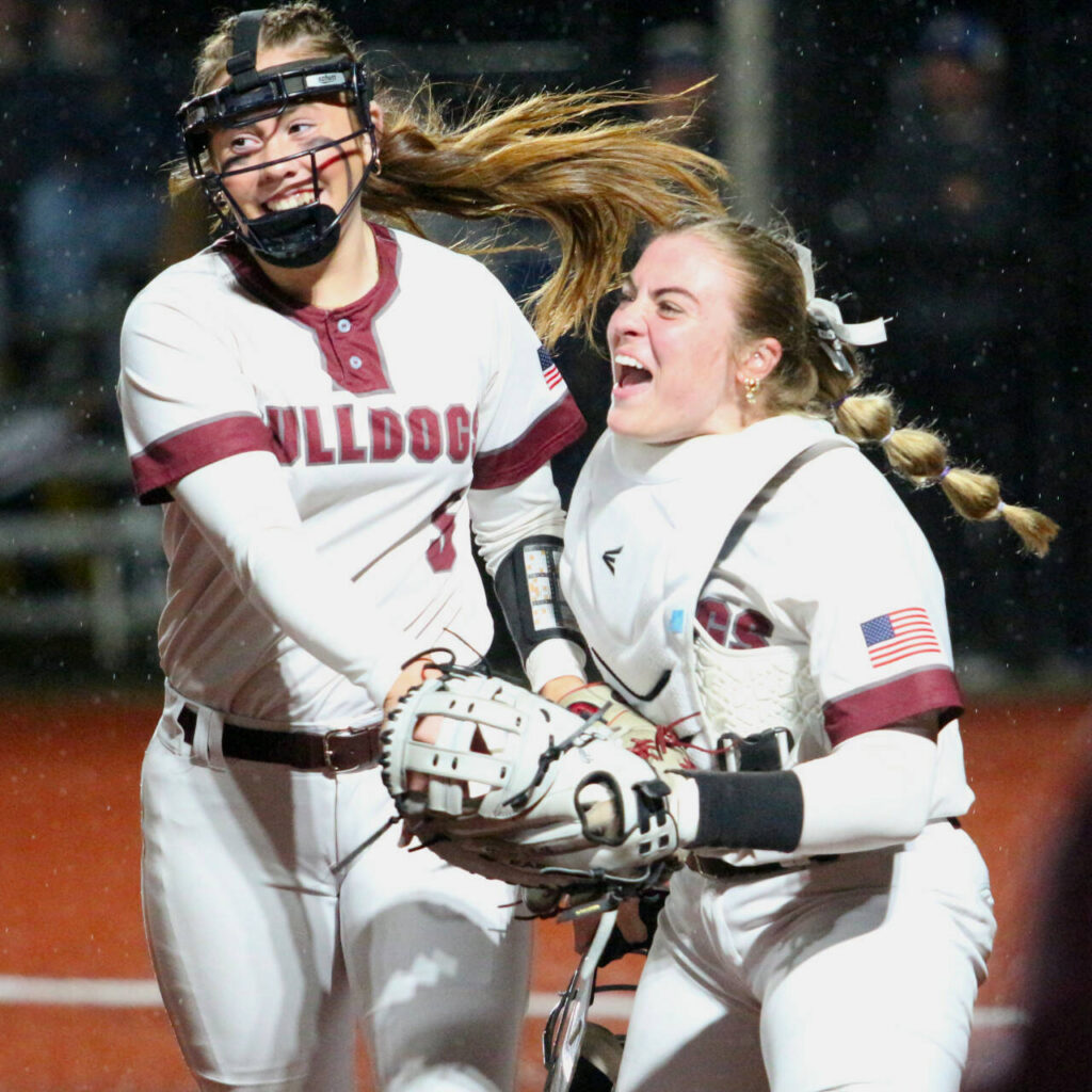 Prep Softball Roundup: Montesano shines bright under the lights | The ...