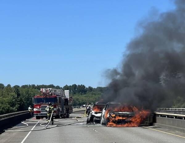 Two cars burn in highway crash | The Daily World