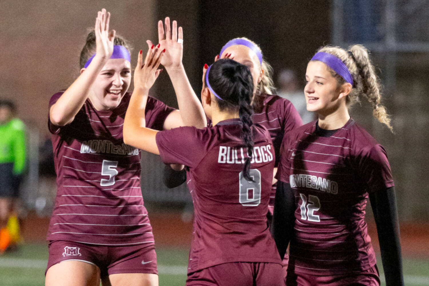 Montesano beats La Center to advance to district semifinals | The Daily ...