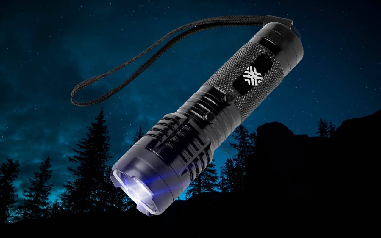 PainSafari Shockwave Mini Review: Can This Self-Defense Flashlight Keep ...
