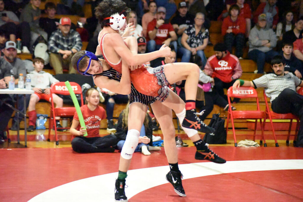Boys Prep Wrestling Roundup: Twin Harbors wrestlers win across ...