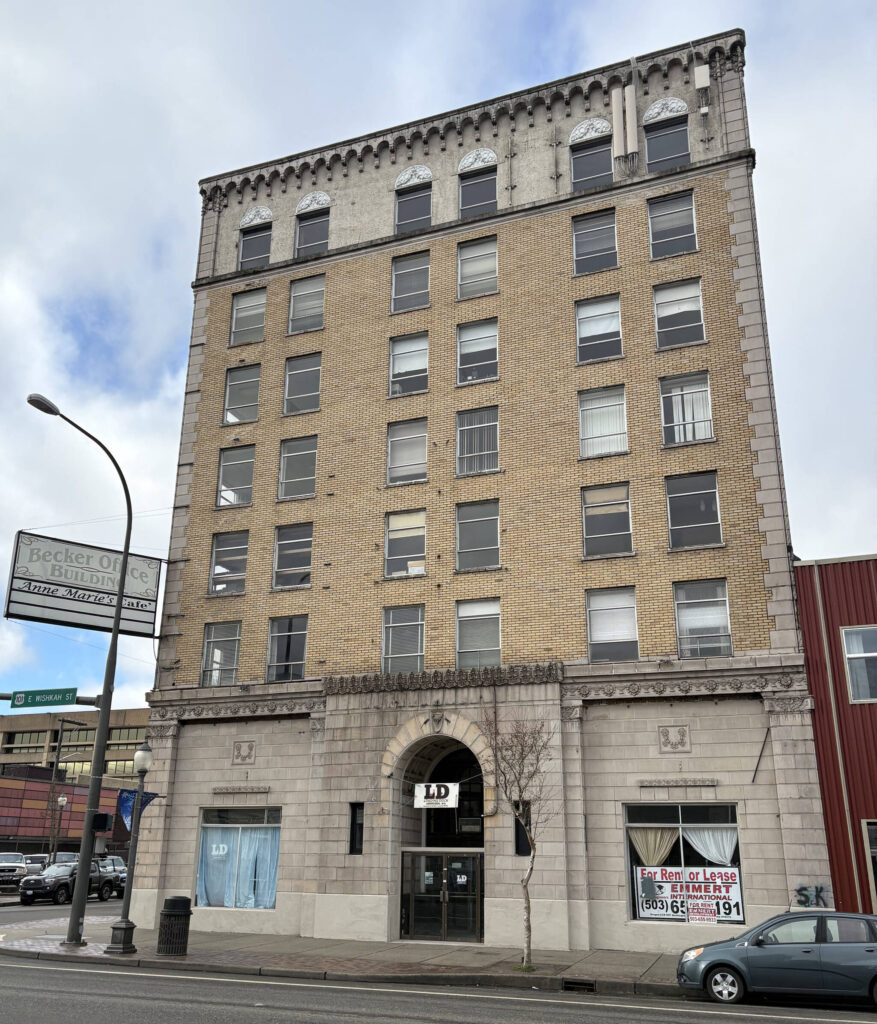 Embattled property investor Terry Emmert broadcasts mixed signals in ...