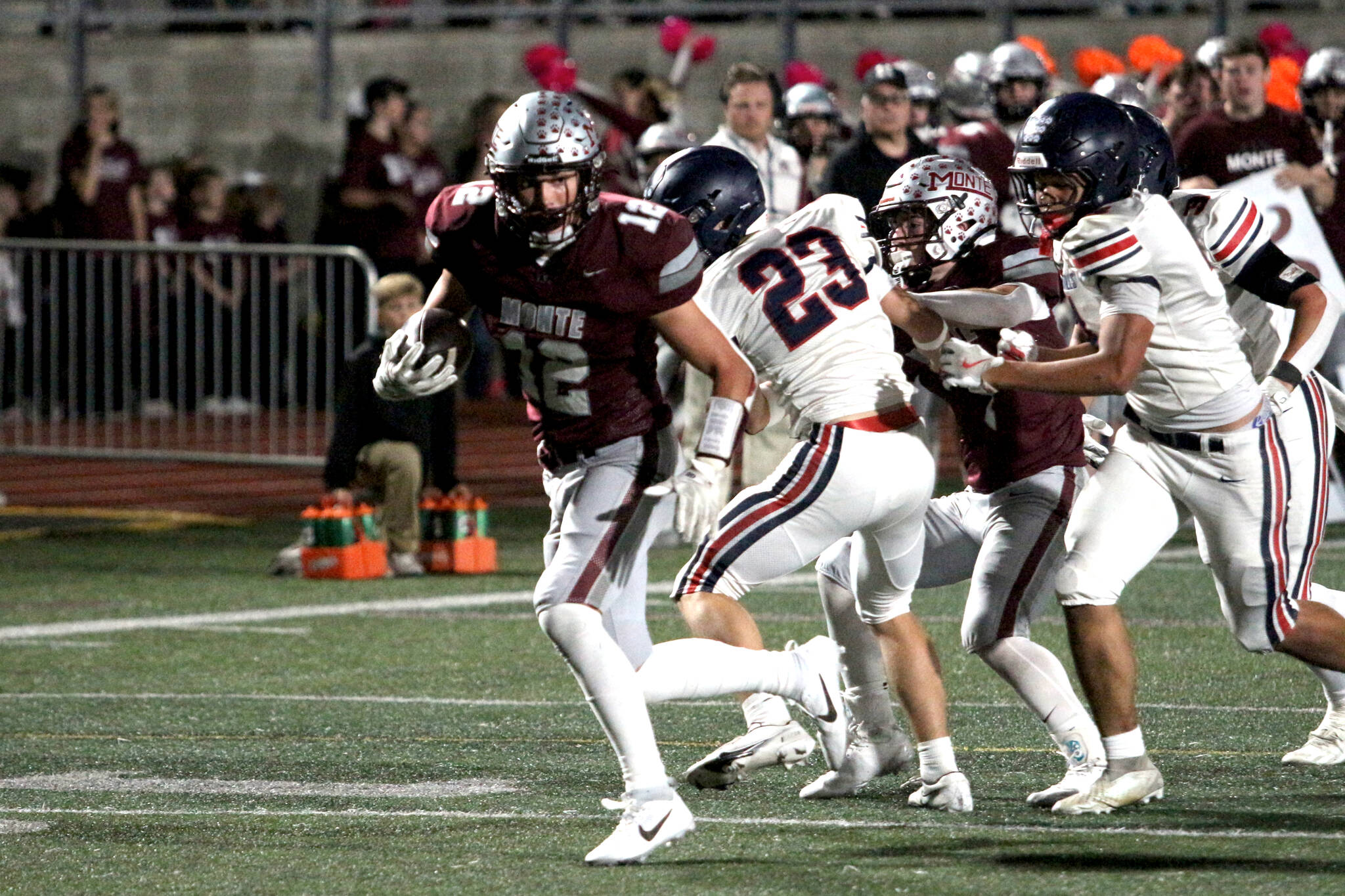 Montesano capitalizes on miscues to blast Black Hills | The Daily World