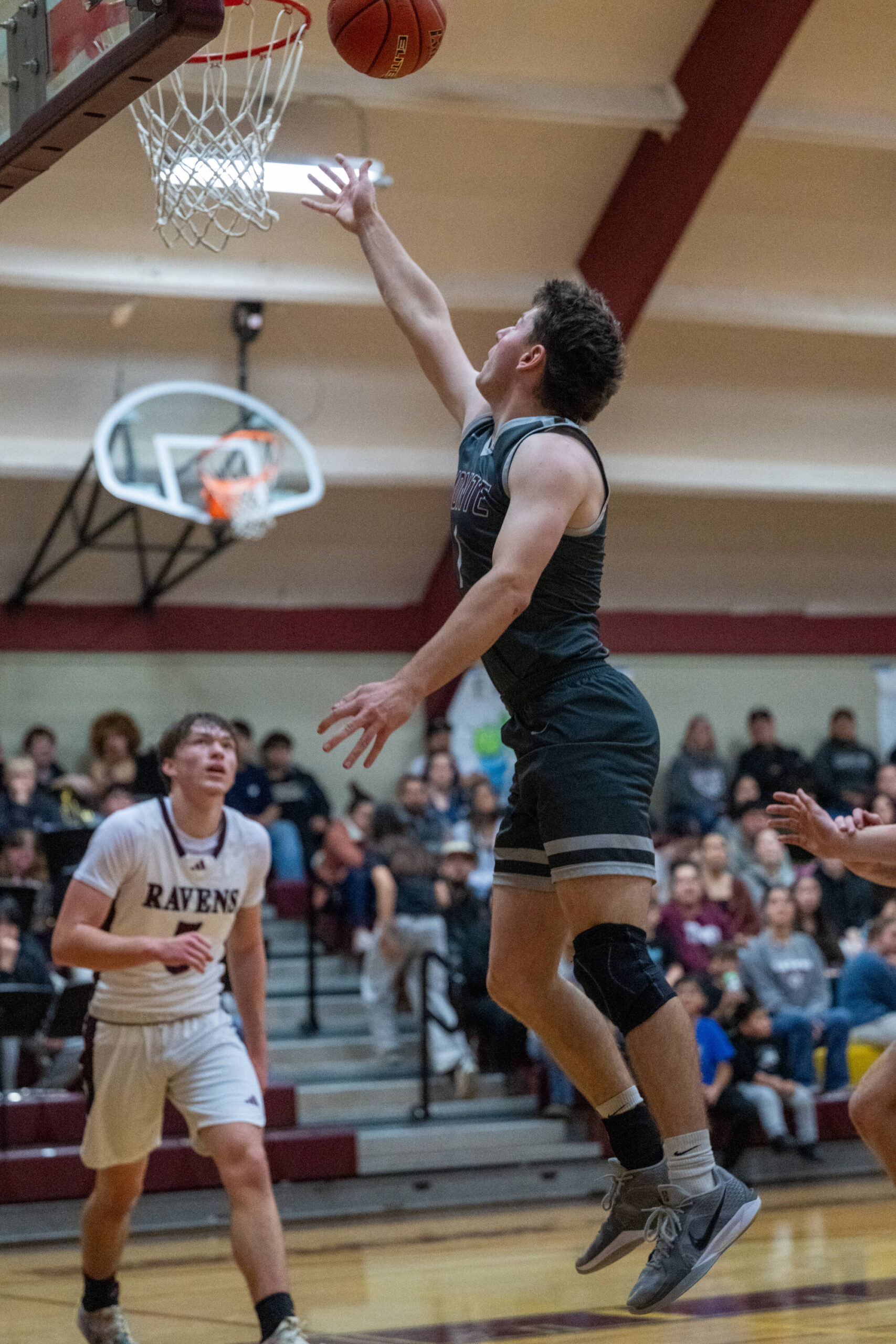 Boys Prep Basketball Roundup: Balanced Montesano handles Raymond-South ...