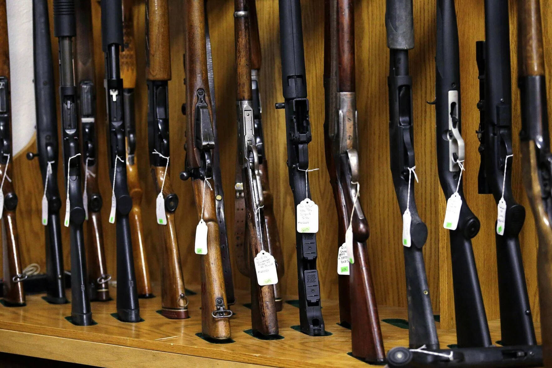 Bill would ban sale of 90% of firearms in Washington, gun group warns ...