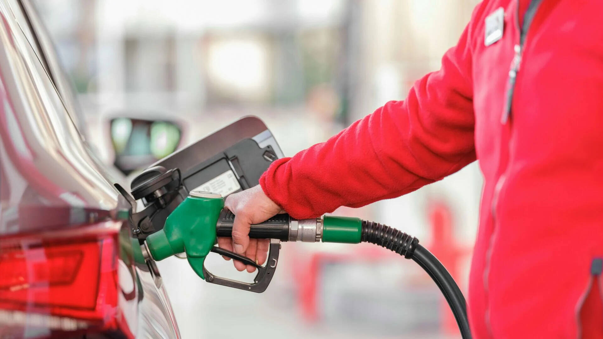 WA drivers could see some relief at the gas pump this fall | The Daily ...