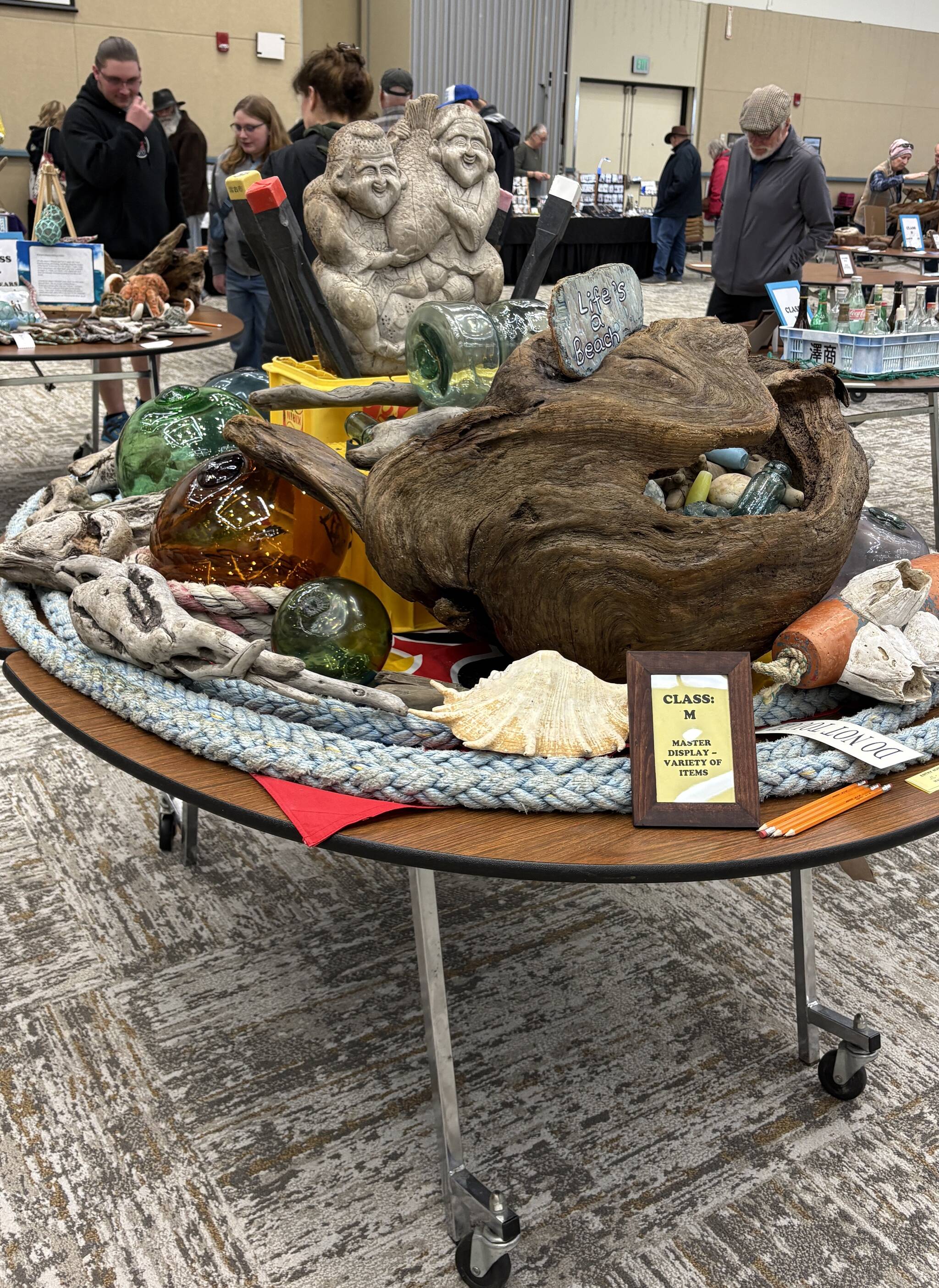 Festivalgoers turn out for 40th Beachcombers and Glass Float Expo in ...