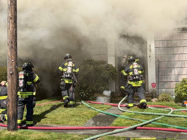 Two alarm Aberdeen house fire sends one to hospital | The Daily World